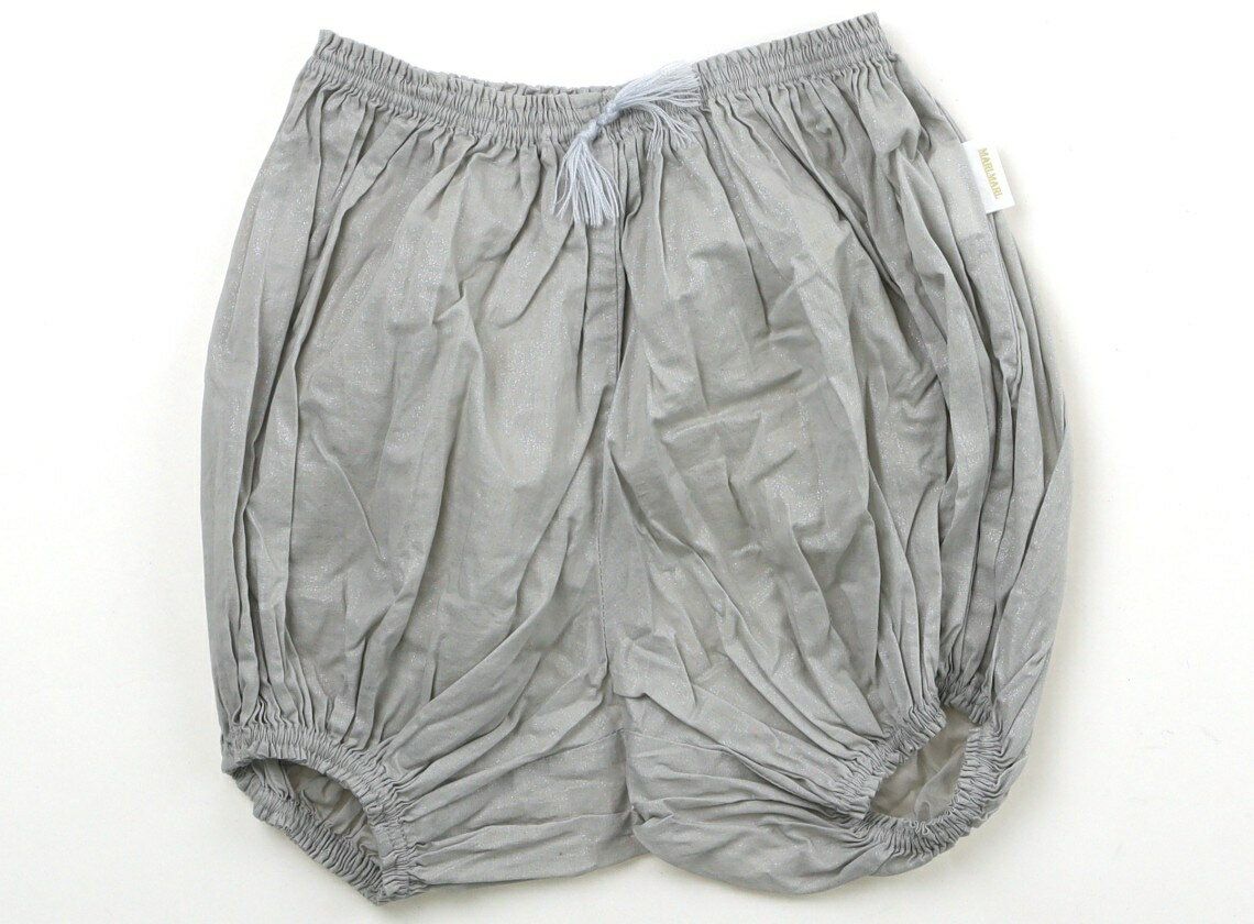 　ブランド 　MARLMARL(マールマール) 　カテゴリー 　ブルマ・ダイパーカバー 　サイズ 　80サイズ 　色 　シルバーグレー 　状態 　★★★ 　記名 　なし 　ジャンル 　Girl 公式サイトによると推奨年齢：0歳-3歳まで。な...