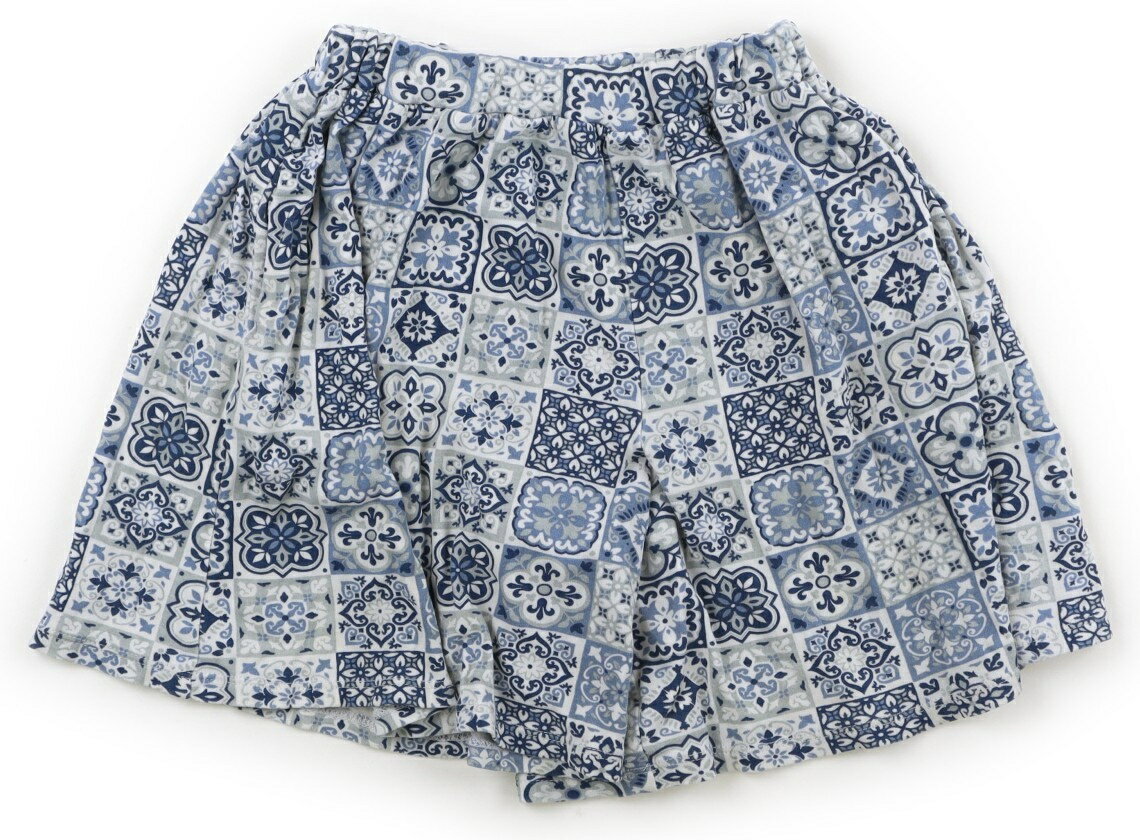 　ブランド 　BeBe(べべ) 　カテゴリー 　キュロット 　サイズ 　130サイズ 　色 　ブルー系ペイズリー 　状態 　★★★ 　記名 　なし 　ジャンル 　Girl カットソー素材。ウエストは総ゴムです。品質タグの表示が薄くなっていま...