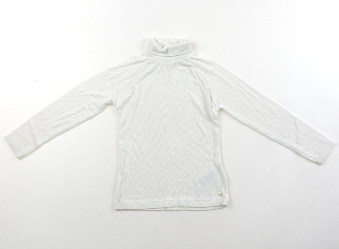 　ブランド 　Mayoral(マヨラル) 　カテゴリー 　Tシャツ・カットソー 　サイズ 　110サイズ 　色 　白 　状態 　★★★ 　記名 　なし 　ジャンル 　Girl 実際のサイズ表記は6/116cmです。品質タグにシールはがし跡の...