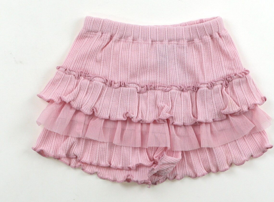 　ブランド 　BeBe(べべ) 　カテゴリー 　ブルマ・ダイパーカバー 　サイズ 　80サイズ 　色 　ピンク 　状態 　★★★ 　記名 　なし 　ジャンル 　Girl 若干の毛玉はありますがまだまだお使いいただけそうです。 ＊【状態】【サ...