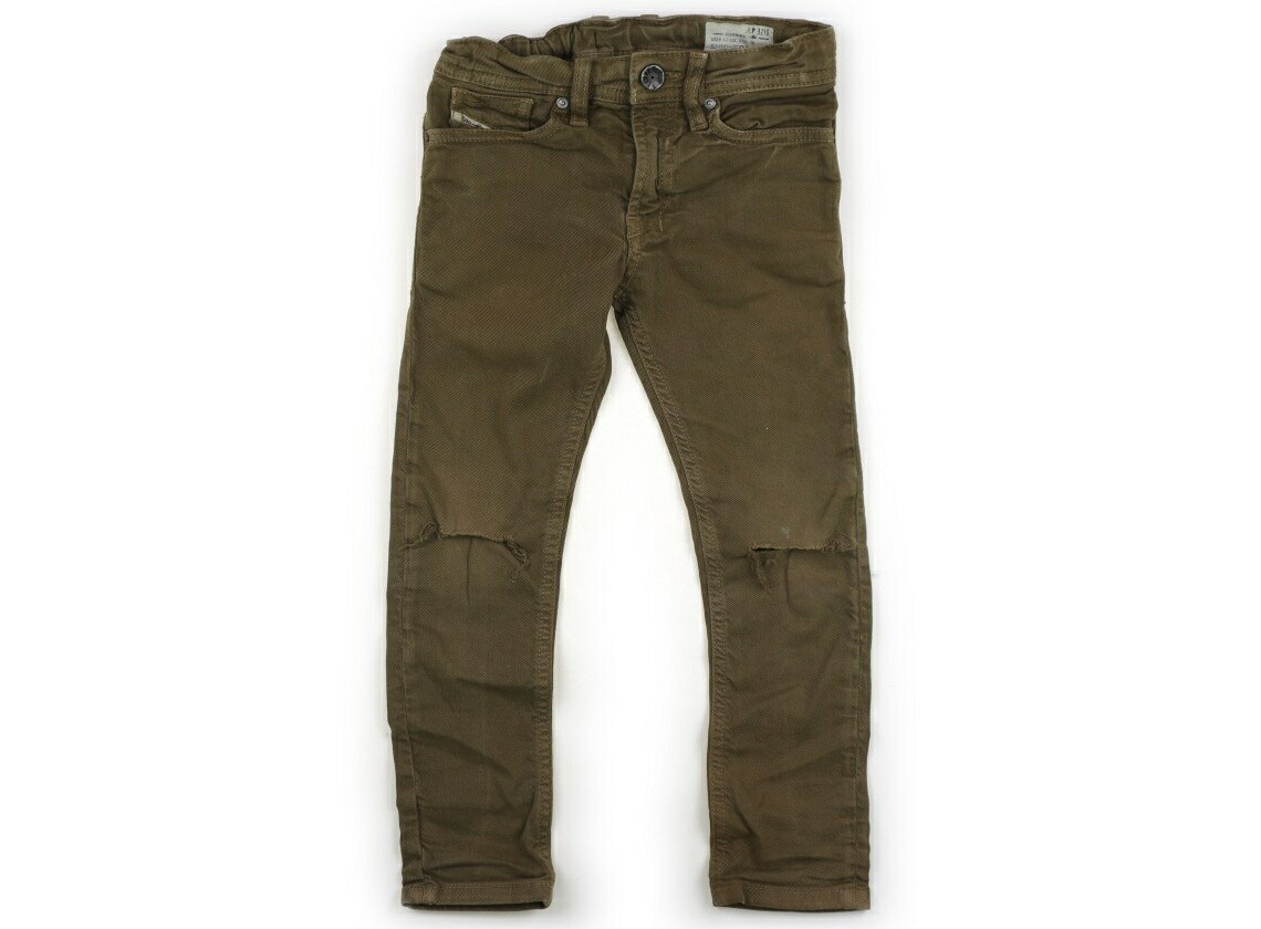 　ブランド 　DIESEL(ディーゼル) 　カテゴリー 　パンツ 　サイズ 　110サイズ 　色 　ベージュ 　状態 　★★（返品不可） 　記名 　なし 　ジャンル 　Boy 実際のサイズ表記は4Yです。前ファスナー開きで、サイズ調節ゴム付...