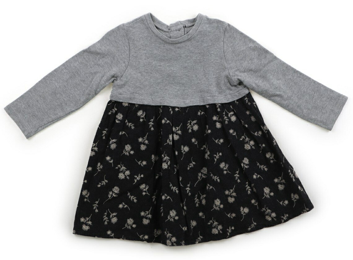 　ブランド 　Arim Closet(アリムクローゼット) 　カテゴリー 　チュニック 　サイズ 　90サイズ 　色 　グレー、黒。お花 　状態 　★★（返品不可） 　記名 　なし 　ジャンル 　Girl 実際のサイズ表記はMです。後ろボタ...