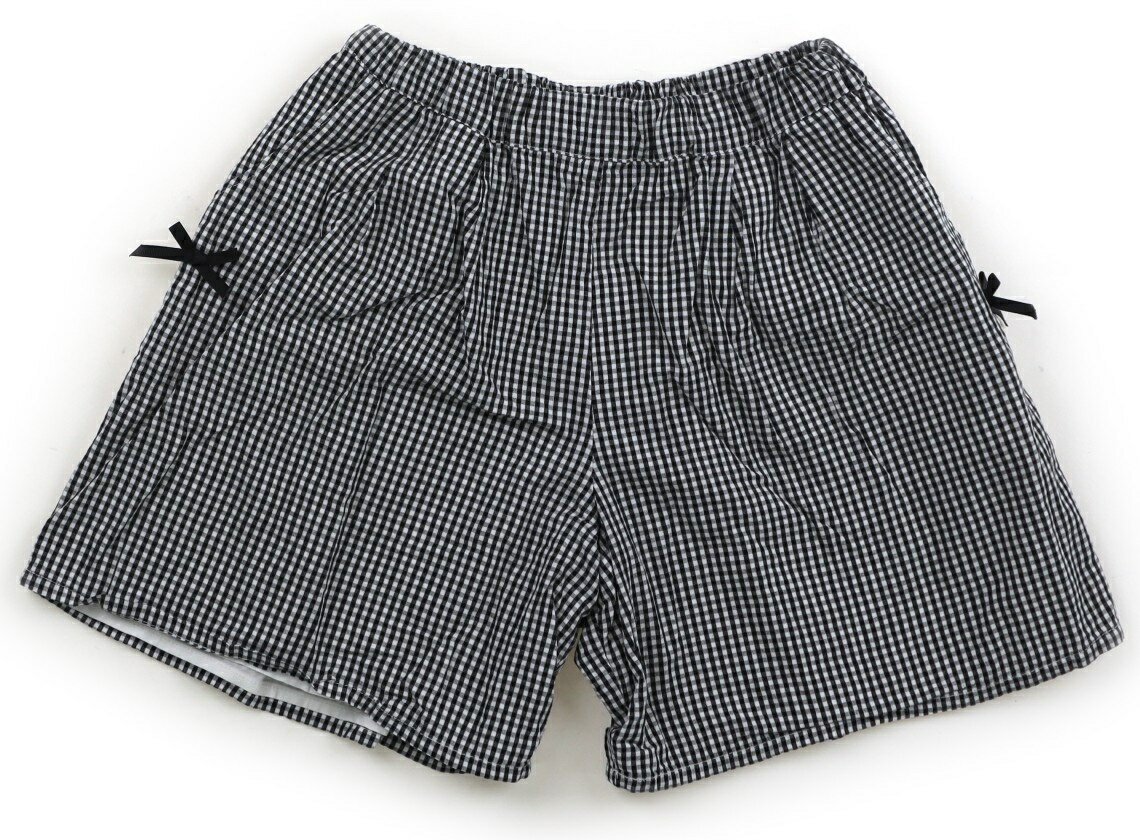 　ブランド 　BeBe(べべ) 　カテゴリー 　ショートパンツ 　サイズ 　150サイズ 　色 　白黒ギンガムチェック 　状態 　★★★ 　記名 　なし 　ジャンル 　Girl コットン製、裏地付き。ウエストは総ゴムです。裾にややヨレが見受...