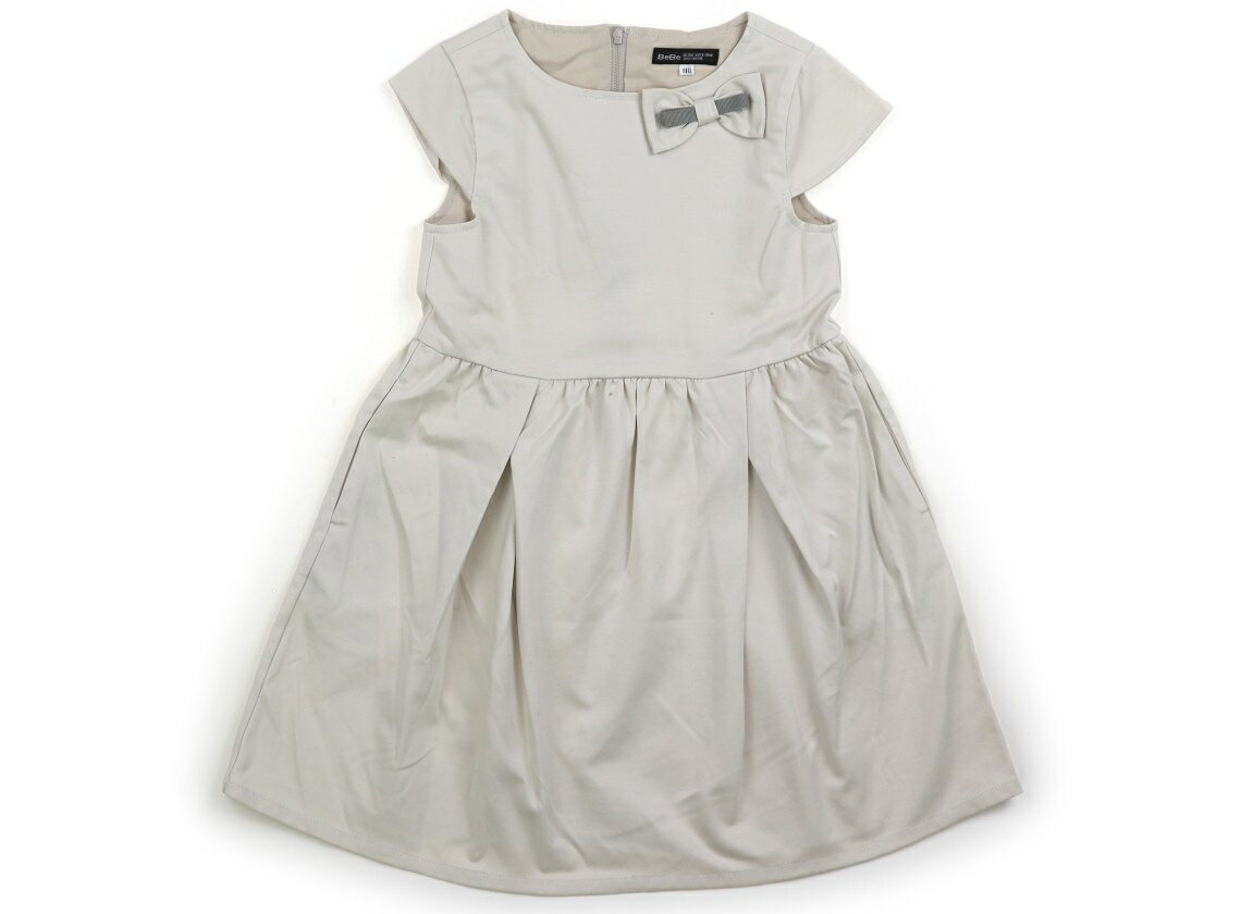 　ブランド 　BeBe(べべ) 　カテゴリー 　ワンピース 　サイズ 　110サイズ 　色 　グレージュ 　状態 　★★★ 　記名 　なし 　ジャンル 　Girl スムースカットソーで裏地はありません。後ろファスナー開き。後身頃の裾に5mm...