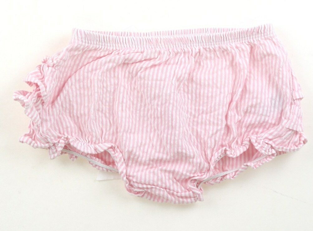 　ブランド 　Ruffle Butts(ラッフルバッツ) 　カテゴリー 　ブルマ・ダイパーカバー 　サイズ 　70サイズ 　色 　ピンク・ホワイト 　状態 　★★★ 　記名 　なし 　ジャンル 　Girl 12-18mサイズ表記。シアサッカ...