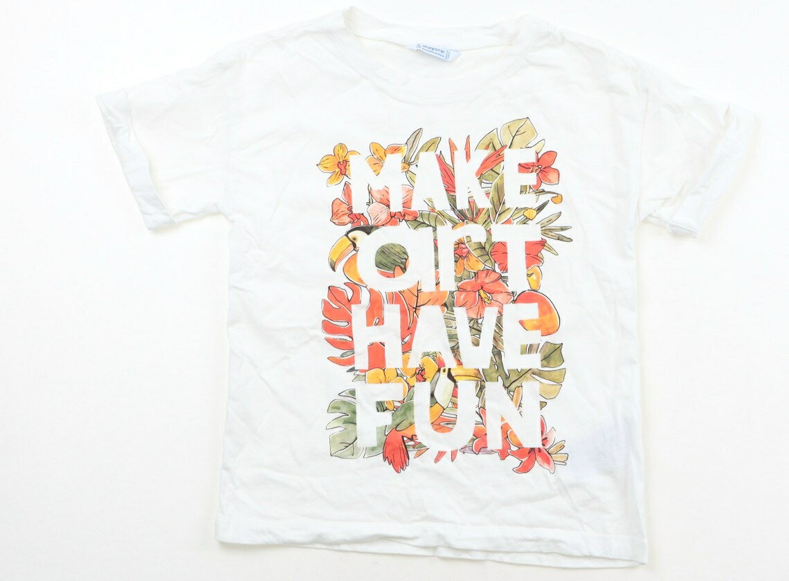　ブランド 　Mayoral(マヨラル) 　カテゴリー 　Tシャツ・カットソー 　サイズ 　120サイズ 　色 　白、カーキ、オレンジ系 　状態 　★★★ 　記名 　なし 　ジャンル 　Girl 実際のサイズ表記は128cm。シワ感あります...