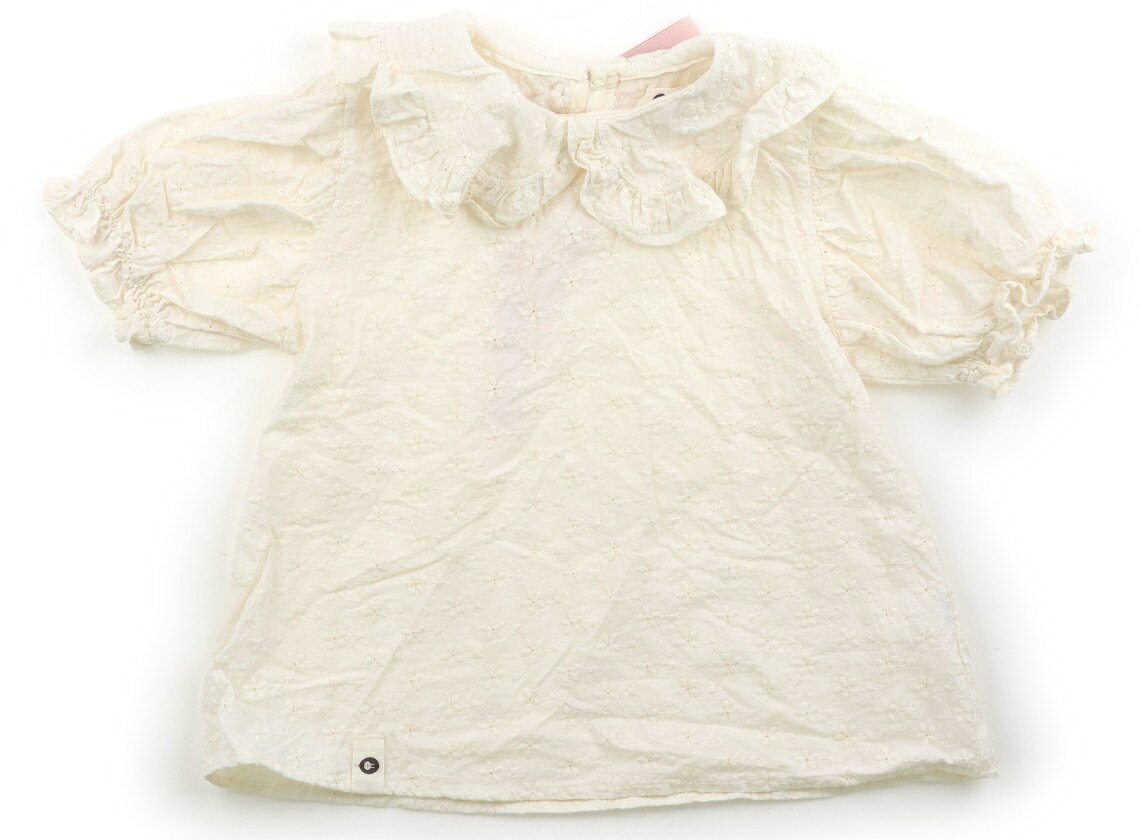 　ブランド 　Arim Closet(アリムクローゼット) 　カテゴリー 　シャツ・ブラウス 　サイズ 　120サイズ 　色 　アイボリー 　状態 　★★★ 　記名 　なし 　ジャンル 　Girl ブラウス素材。後ろボタン開き。薄いシミがい...