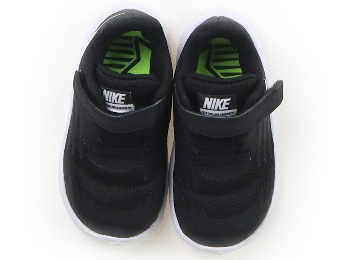 　ブランド 　NIKE(ナイキ) 　カテゴリー 　スニーカー 　サイズ 　靴12cm〜 　色 　黒 　状態 　★★★★ 　記名 　なし 　ジャンル 　Boy サイズ12cm。わずかな汚れがありますが、全体的にきれいな状態です。 ＊【状態】【...