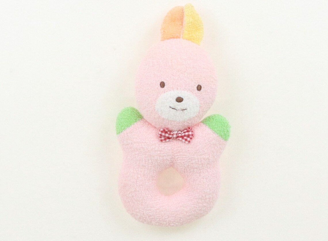 　ブランド 　miki HOUSE(ミキハウス) 　カテゴリー 　ソフトトイ・ガラガラ 　サイズ 　ベビー用品 　色 　ピンク、ウサギ 　状態 　★★（返品不可） 　記名 　なし 　ジャンル 　Girl 約17×9cmで、鈴入りです。若干の...