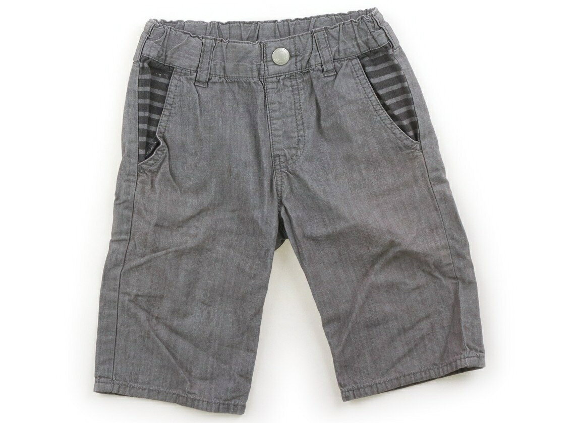 　ブランド 　BeBe(べべ) 　カテゴリー 　ハーフパンツ 　サイズ 　100サイズ 　色 　アッシュブラック 　状態 　★★（返品不可） 　記名 　あり（タグ） 　ジャンル 　Boy 記名で素材が読めなくなっています。ウエストは総ゴム。...
