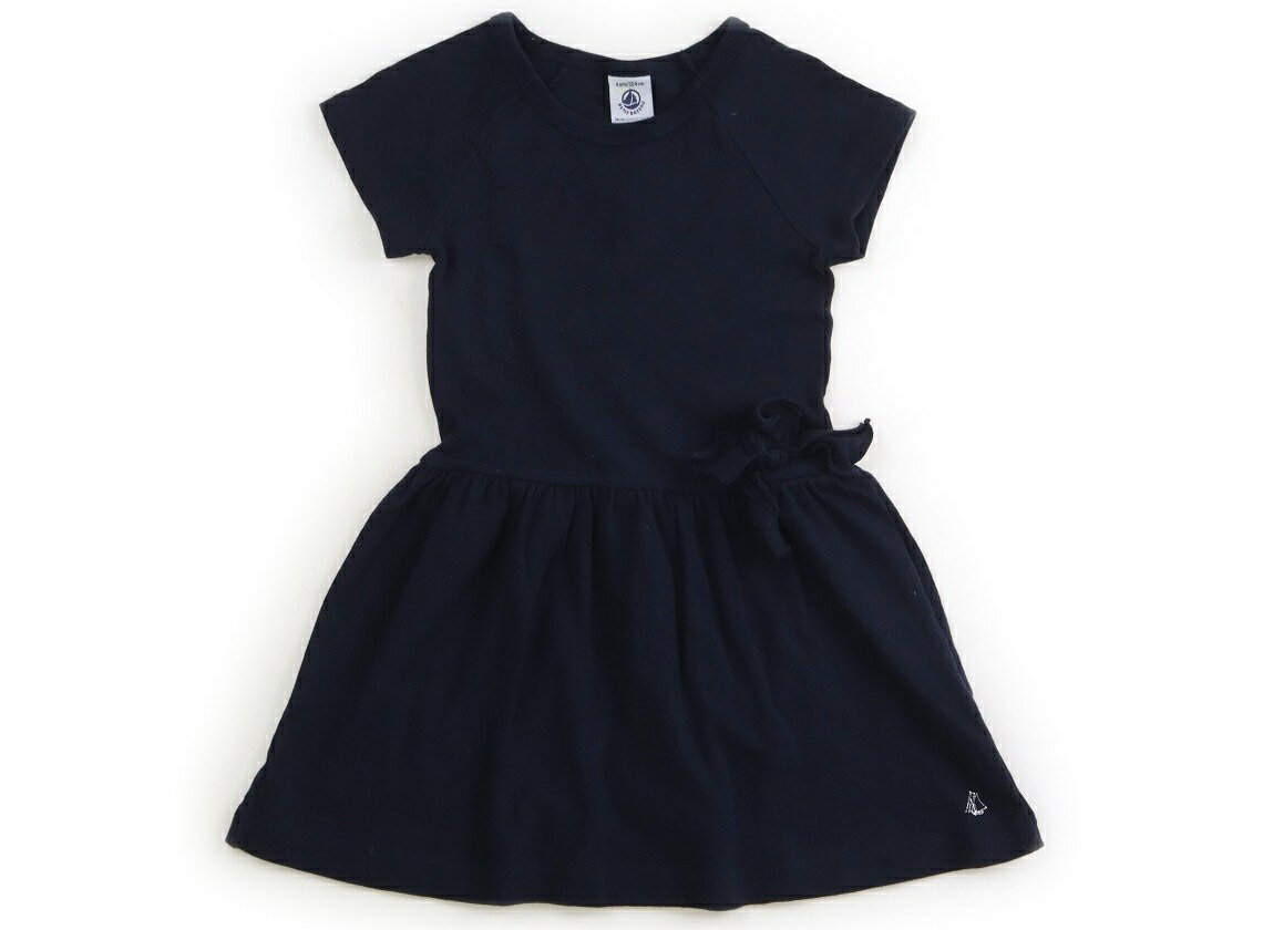 　ブランド 　PETIT BATEAU(プチバトー) 　カテゴリー 　ワンピース 　サイズ 　100サイズ 　色 　ネイビー 　状態 　★★★ 　記名 　なし 　ジャンル 　Girl 実際のサイズ表記は104cm。ブランドタグに黄色いインク...
