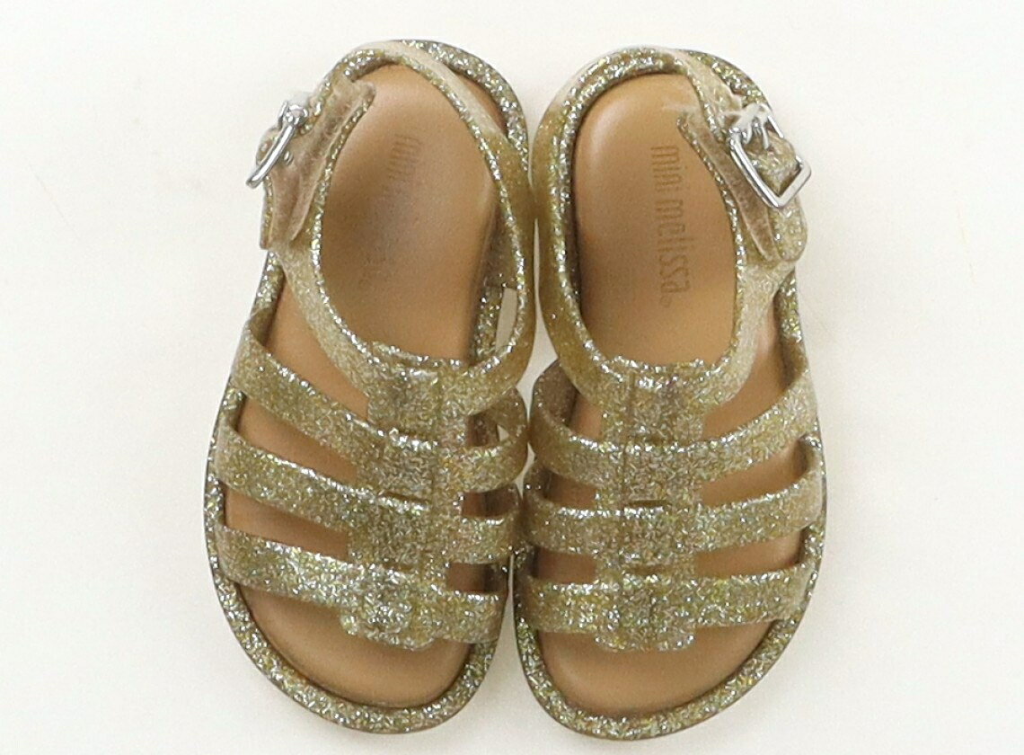 　ブランド 　Melissa(メリッサ) 　カテゴリー 　サンダル 　サイズ 　靴ベビー12cm以下 　色 　ゴールドラメ 　状態 　★★（返品不可） 　記名 　なし 　ジャンル 　Girl 実際のサイズ表記は19/11cm。サイズ表をご参...