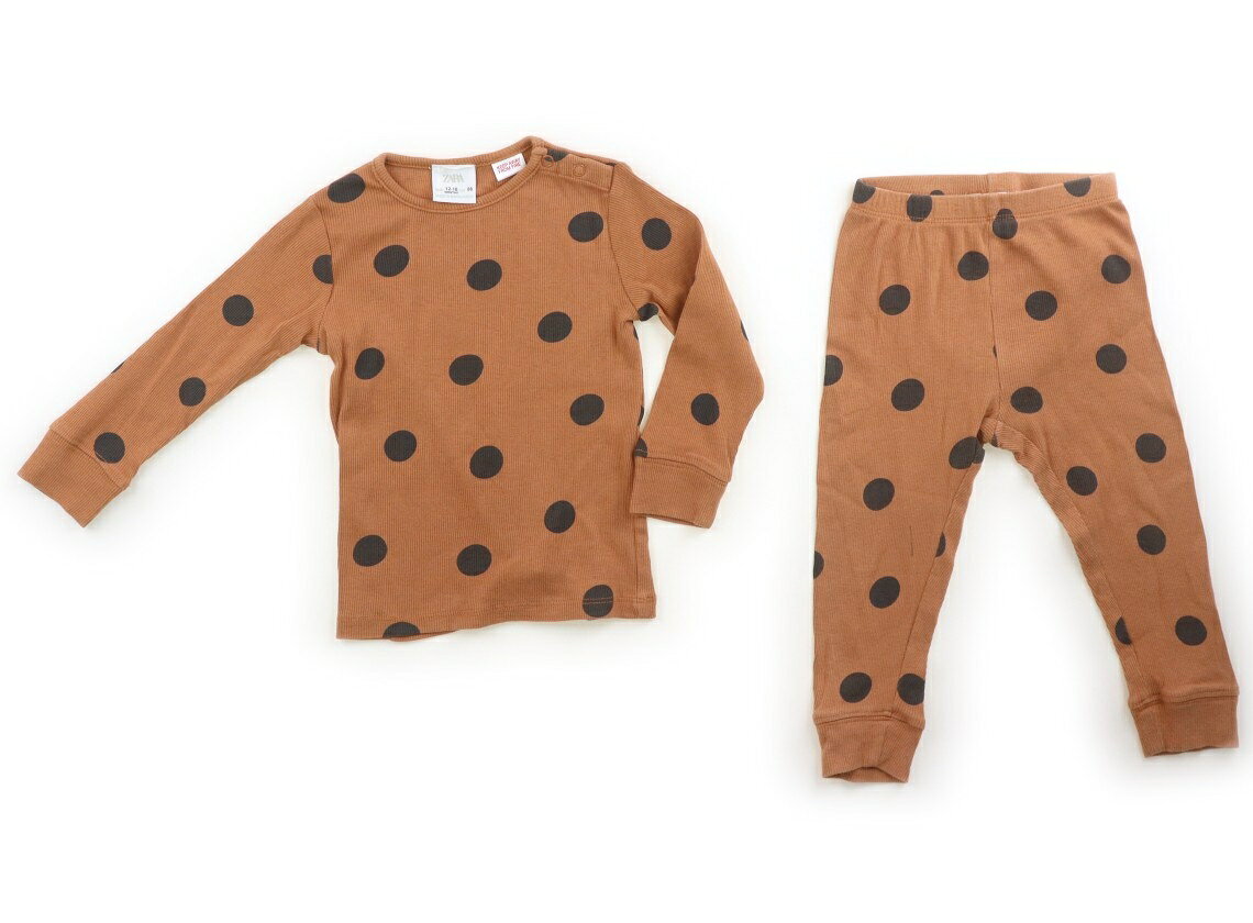 　ブランド 　ZARA(ザラ) 　カテゴリー 　パジャマ 　サイズ 　80サイズ 　色 　オレンジブラウン、ドット 　状態 　★★（返品不可） 　記名 　なし 　ジャンル 　Boy 実際のサイズ表記は86cm。リブカットソー。全体に色あせ・...