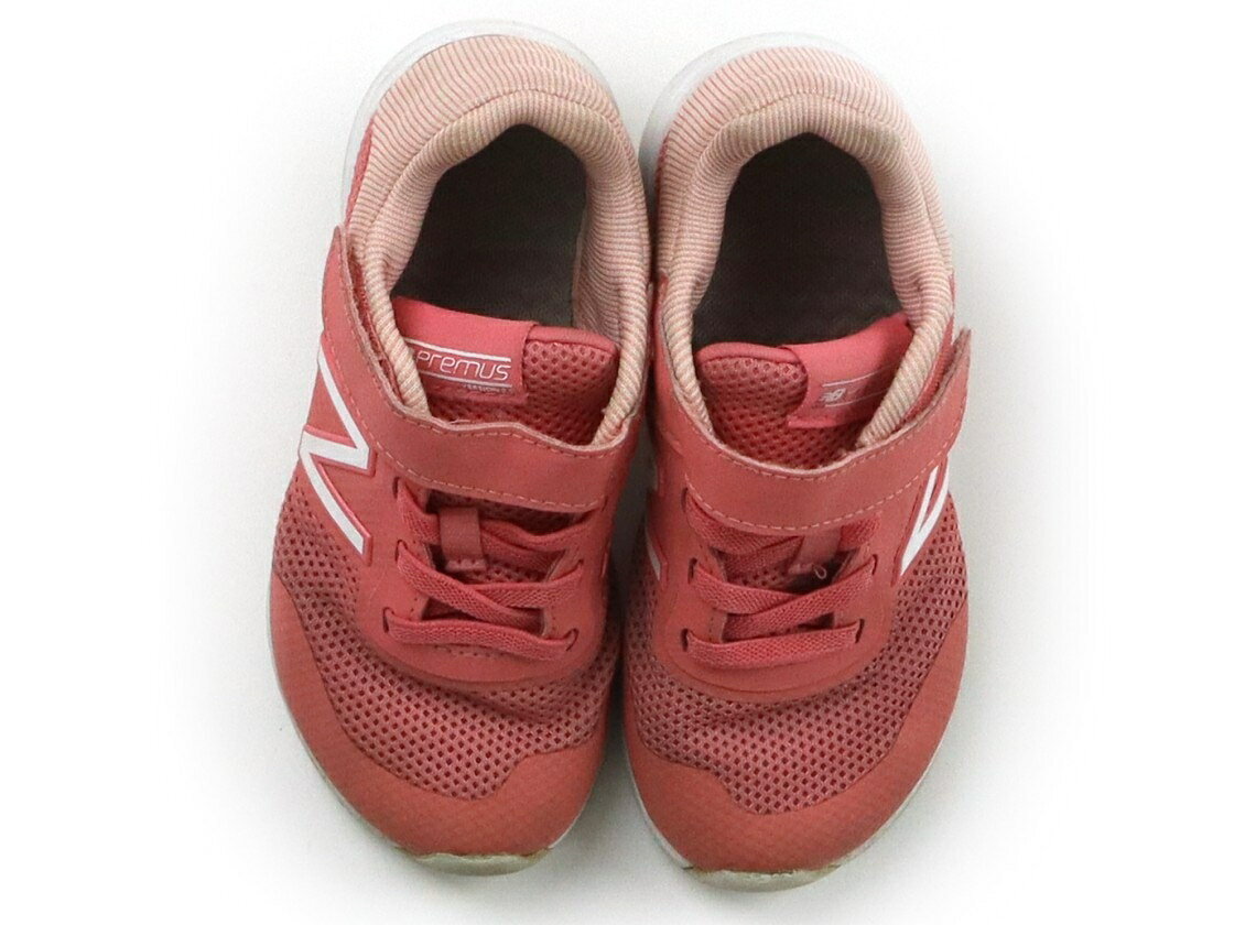 　ブランド 　New Balance(ニューバランス) 　カテゴリー 　スニーカー 　サイズ 　靴16cm〜 　色 　コーラルピンク 　状態 　★★（返品不可） 　記名 　なし 　ジャンル 　Girl 実際のサイズ表記は16.5cm。サイズ...