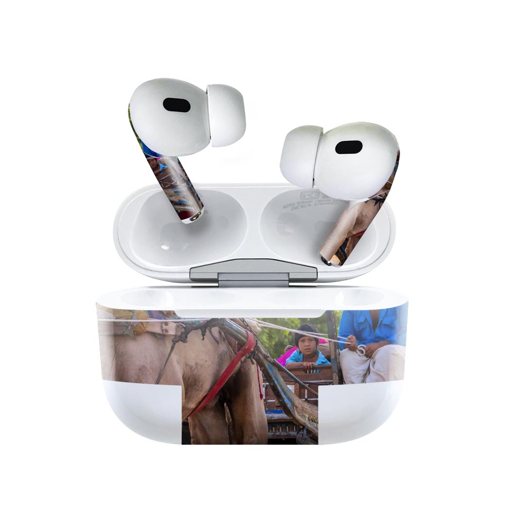 商品特徴・貼るだけでおしゃれに簡単着せ替え、AirPodsPro専用 デザインスキンシール！・高精細プリントで写真と遜色がない仕上がり！・ちょっとしたすり傷から端末を保護！・「裸で持つ派」の人にはもちろん、お手持ちのクリアケース付けてもOK...