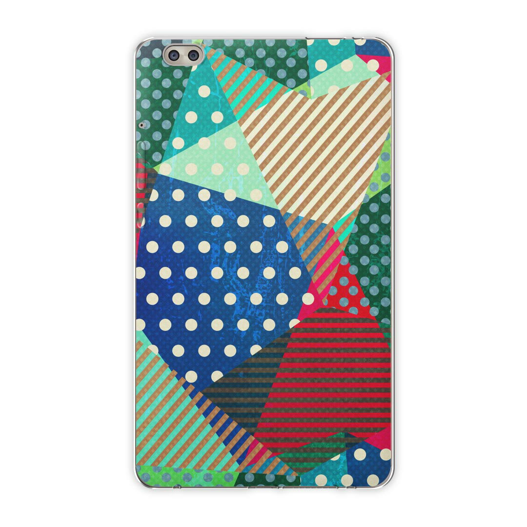 注意事項・素材ケースの入荷時期により、商品写真とは一部カメラ・ボタン穴などの形状が異なるケースを使用する場合があります。また、一部機種のTPU商品は素材強度の関係でケースの上からボタン操作するタイプとなりますが操作に影響はありません。・側面...