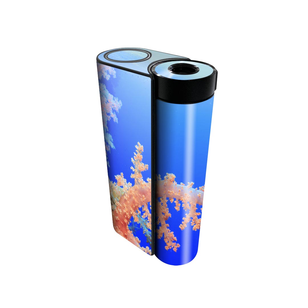 商品特徴・貼るだけでかんたん着せ替え、glo hyperx2 専用デザインスキンシール・高精細プリントで写真と遜色のない仕上がり！半光沢シートでしっとりツヤのある表現力・正面に加え、天面・底面シールがセットで一体感アップ！・ちょっとしたすり...