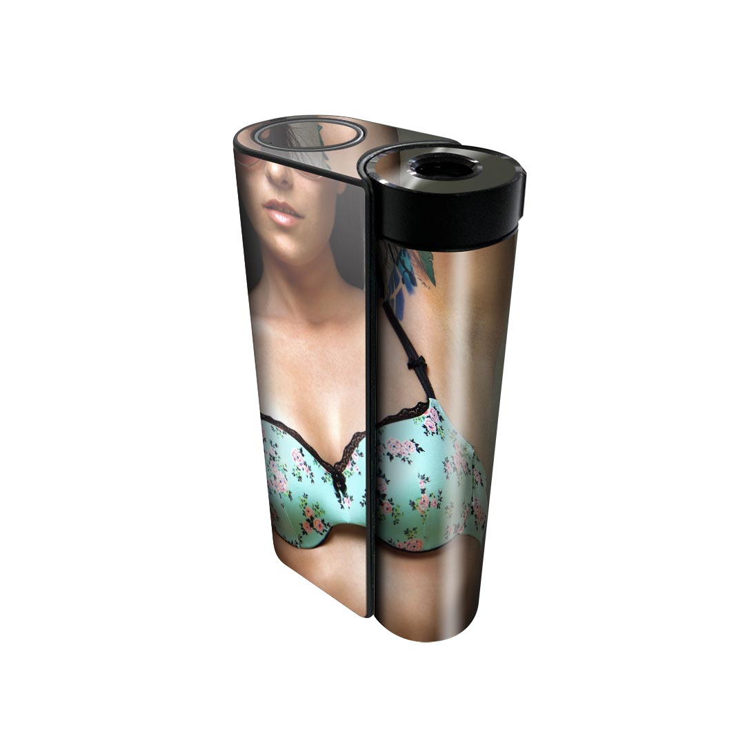 商品特徴・貼るだけでかんたん着せ替え、glo hyperx2 専用デザインスキンシール・高精細プリントで写真と遜色のない仕上がり！半光沢シートでしっとりツヤのある表現力・正面に加え、天面・底面シールがセットで一体感アップ！・ちょっとしたすり...