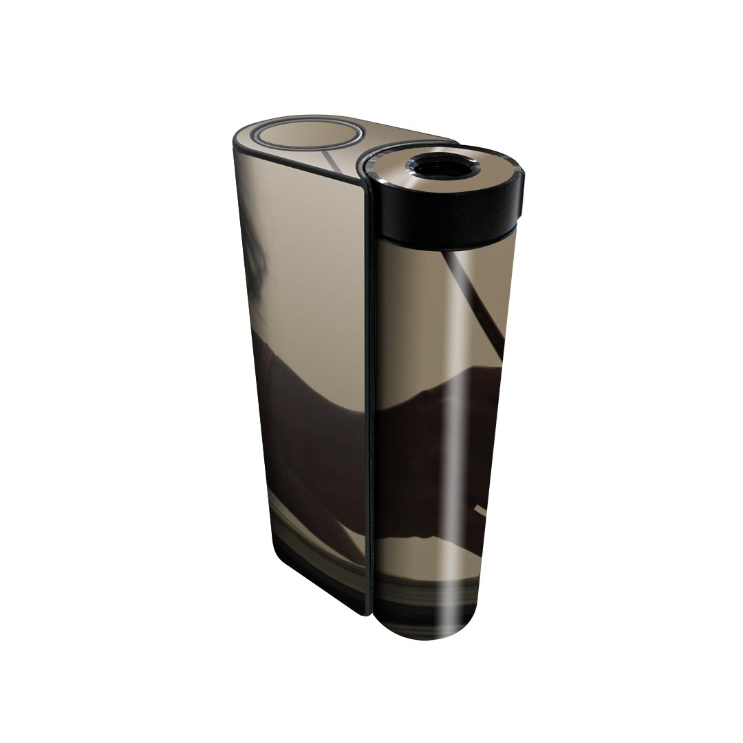 商品特徴・貼るだけでかんたん着せ替え、glo hyperx2 専用デザインスキンシール・高精細プリントで写真と遜色のない仕上がり！半光沢シートでしっとりツヤのある表現力・正面に加え、天面・底面シールがセットで一体感アップ！・ちょっとしたすり...