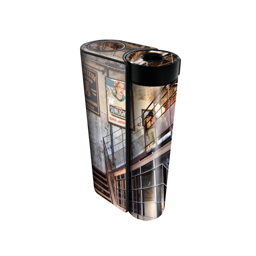 商品特徴・貼るだけでかんたん着せ替え、glo hyperx2 専用デザインスキンシール・高精細プリントで写真と遜色のない仕上がり！半光沢シートでしっとりツヤのある表現力・正面に加え、天面・底面シールがセットで一体感アップ！・ちょっとしたすり...