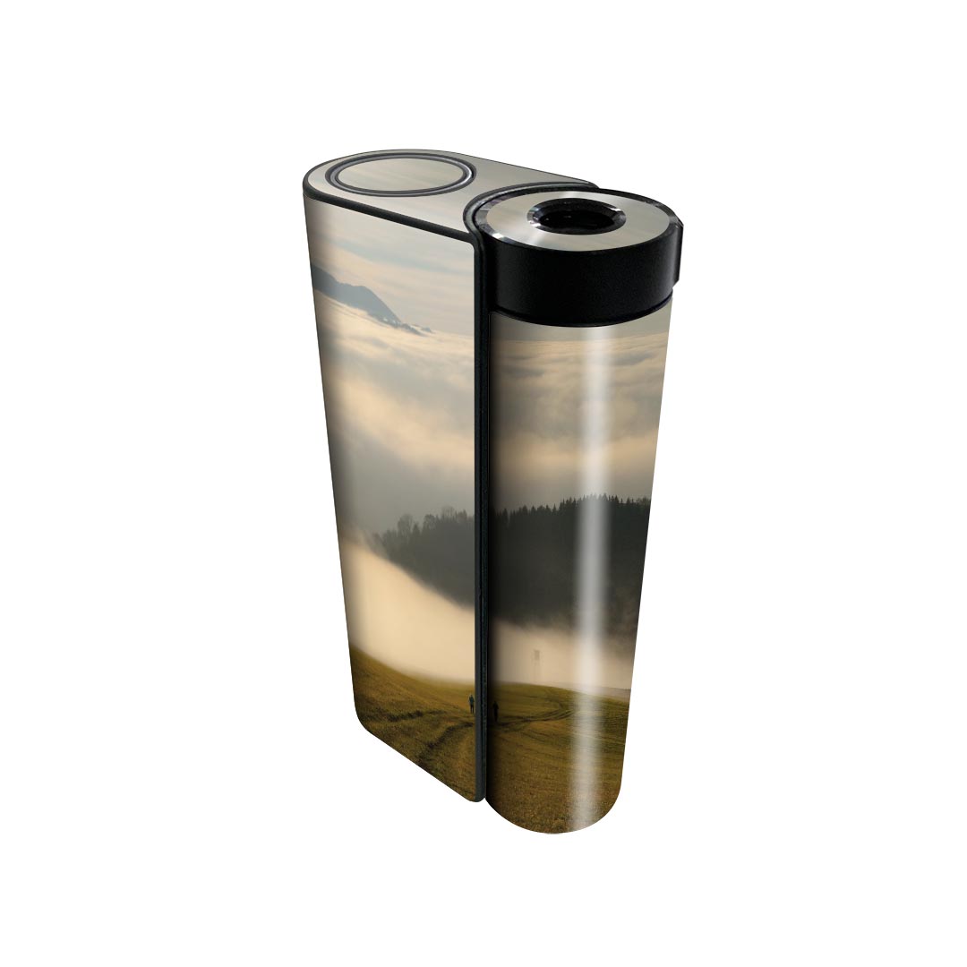 商品特徴・貼るだけでかんたん着せ替え、glo hyperx2 専用デザインスキンシール・高精細プリントで写真と遜色のない仕上がり！半光沢シートでしっとりツヤのある表現力・正面に加え、天面・底面シールがセットで一体感アップ！・ちょっとしたすり...