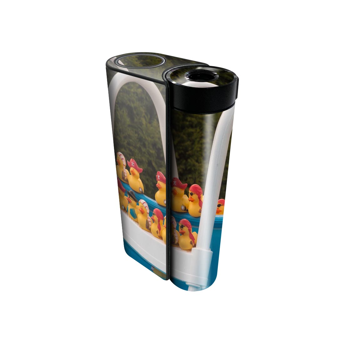 商品特徴・貼るだけでかんたん着せ替え、glo hyperx2 専用デザインスキンシール・高精細プリントで写真と遜色のない仕上がり！半光沢シートでしっとりツヤのある表現力・正面に加え、天面・底面シールがセットで一体感アップ！・ちょっとしたすり...