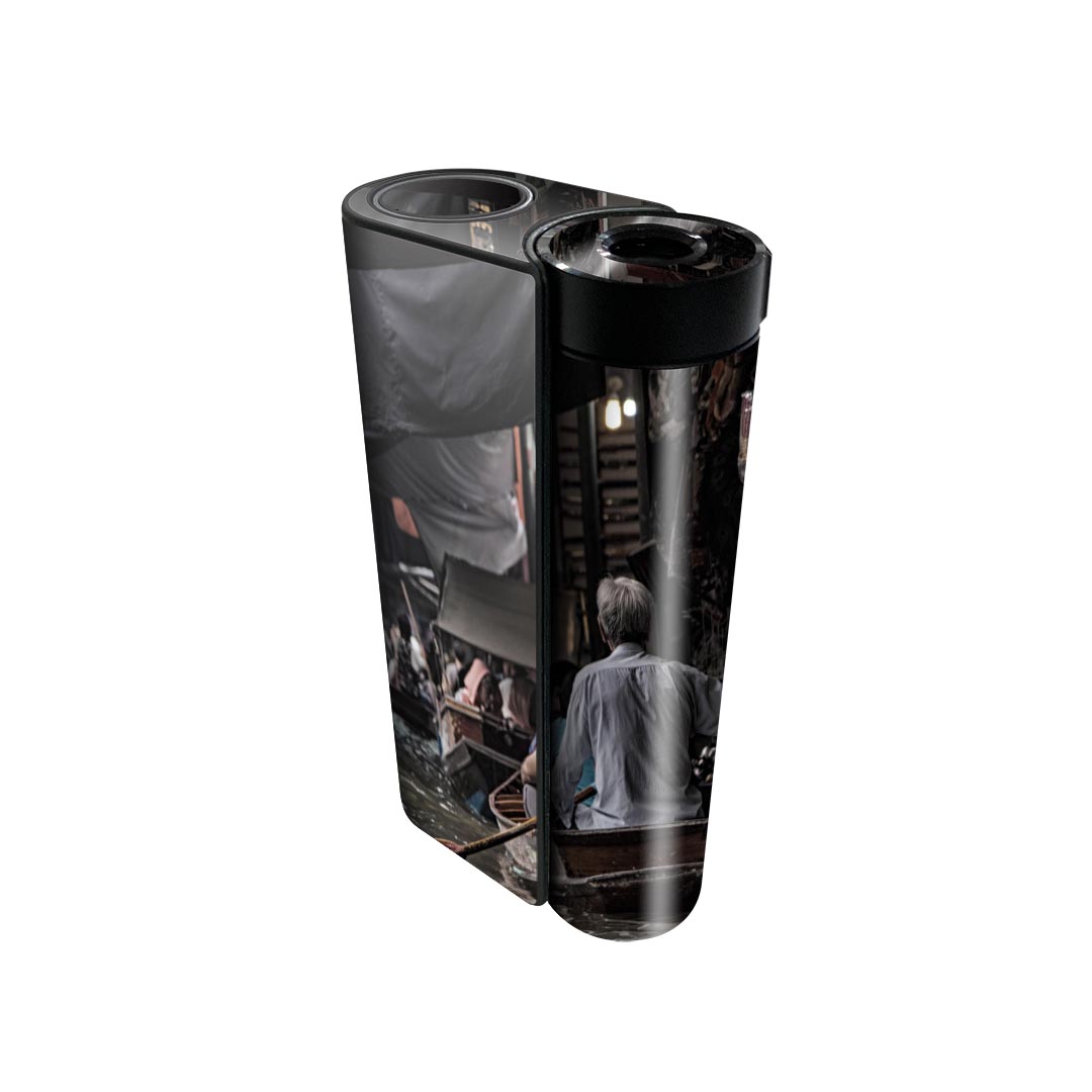 商品特徴・貼るだけでかんたん着せ替え、glo hyperx2 専用デザインスキンシール・高精細プリントで写真と遜色のない仕上がり！半光沢シートでしっとりツヤのある表現力・正面に加え、天面・底面シールがセットで一体感アップ！・ちょっとしたすり...