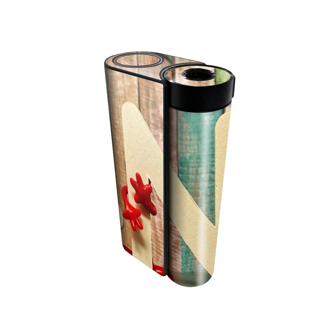 商品特徴・貼るだけでかんたん着せ替え、glo hyperx2 専用デザインスキンシール・高精細プリントで写真と遜色のない仕上がり！半光沢シートでしっとりツヤのある表現力・正面に加え、天面・底面シールがセットで一体感アップ！・ちょっとしたすり...