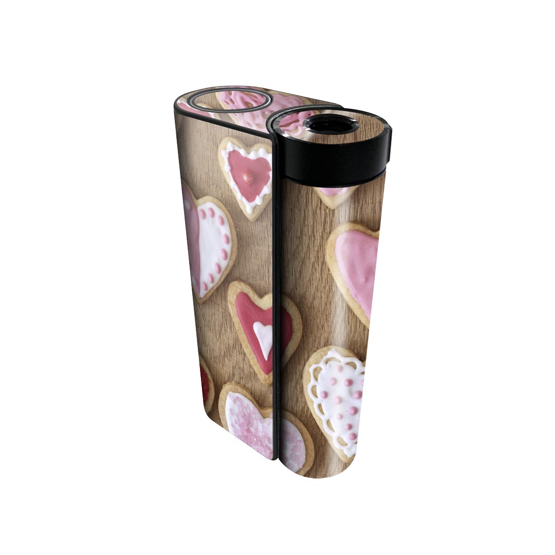 商品特徴・貼るだけでかんたん着せ替え、glo hyperx2 専用デザインスキンシール・高精細プリントで写真と遜色のない仕上がり！半光沢シートでしっとりツヤのある表現力・正面に加え、天面・底面シールがセットで一体感アップ！・ちょっとしたすり...