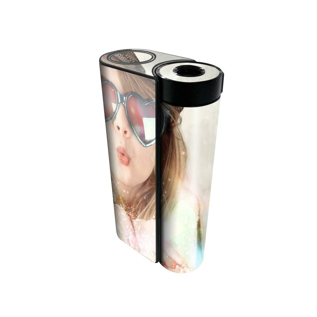 商品特徴・貼るだけでかんたん着せ替え、glo hyperx2 専用デザインスキンシール・高精細プリントで写真と遜色のない仕上がり！半光沢シートでしっとりツヤのある表現力・正面に加え、天面・底面シールがセットで一体感アップ！・ちょっとしたすり...