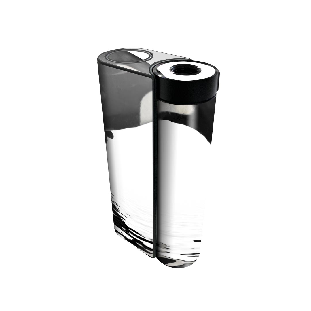 商品特徴・貼るだけでかんたん着せ替え、glo hyperx2 専用デザインスキンシール・高精細プリントで写真と遜色のない仕上がり！半光沢シートでしっとりツヤのある表現力・正面に加え、天面・底面シールがセットで一体感アップ！・ちょっとしたすり...