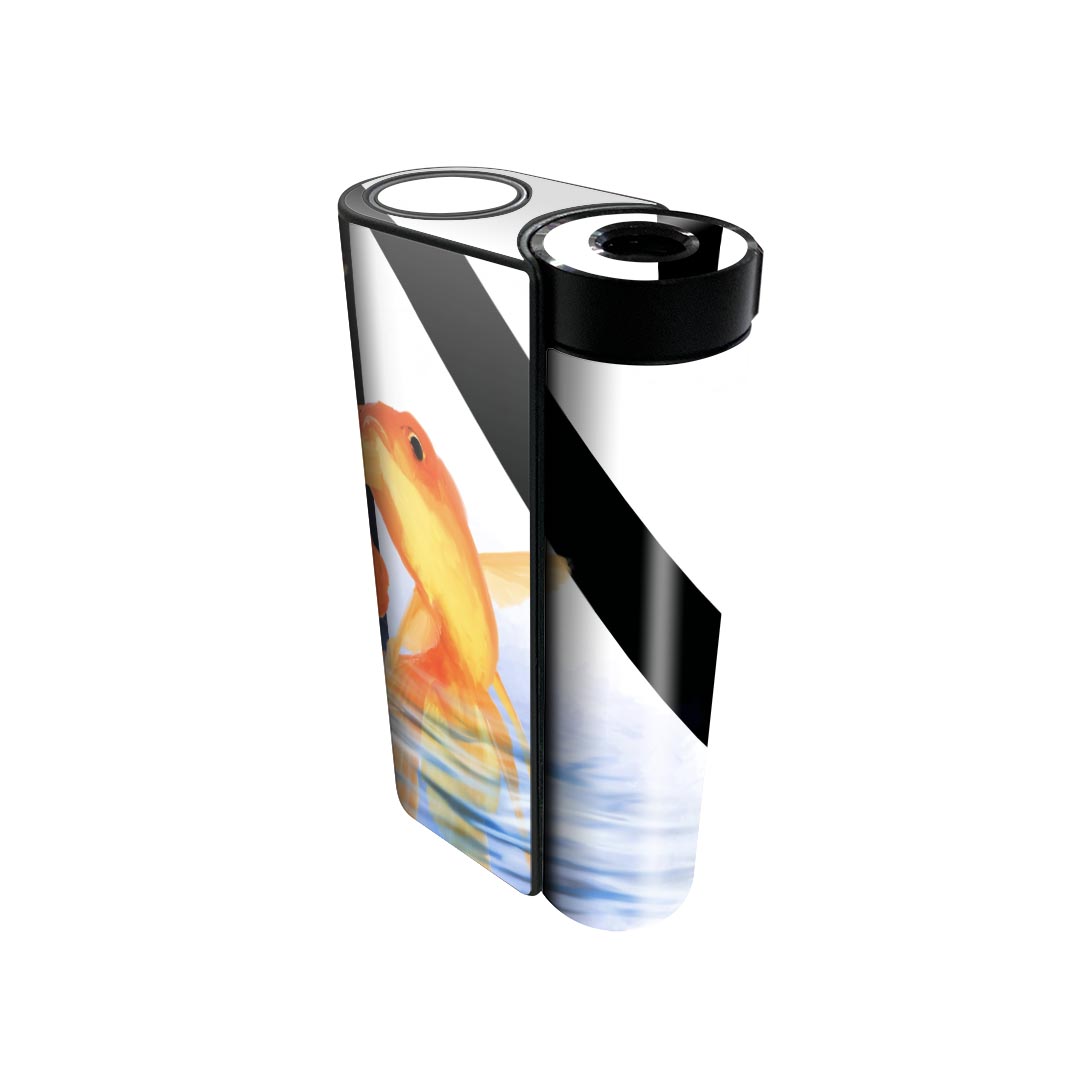 商品特徴・貼るだけでかんたん着せ替え、glo hyperx2 専用デザインスキンシール・高精細プリントで写真と遜色のない仕上がり！半光沢シートでしっとりツヤのある表現力・正面に加え、天面・底面シールがセットで一体感アップ！・ちょっとしたすり...