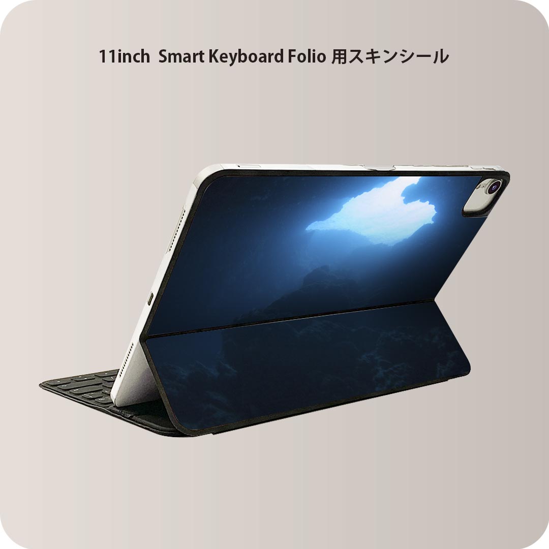 商品特徴・貼るだけでおしゃれに簡単着せ替え、iPad 11inch用 Smart Keyboard Folio 全面デザインスキンシール！・高精細プリントで写真と遜色がない仕上がり！・ちょっとしたすり傷から端末を保護！・「裸で持つ派」の人に...