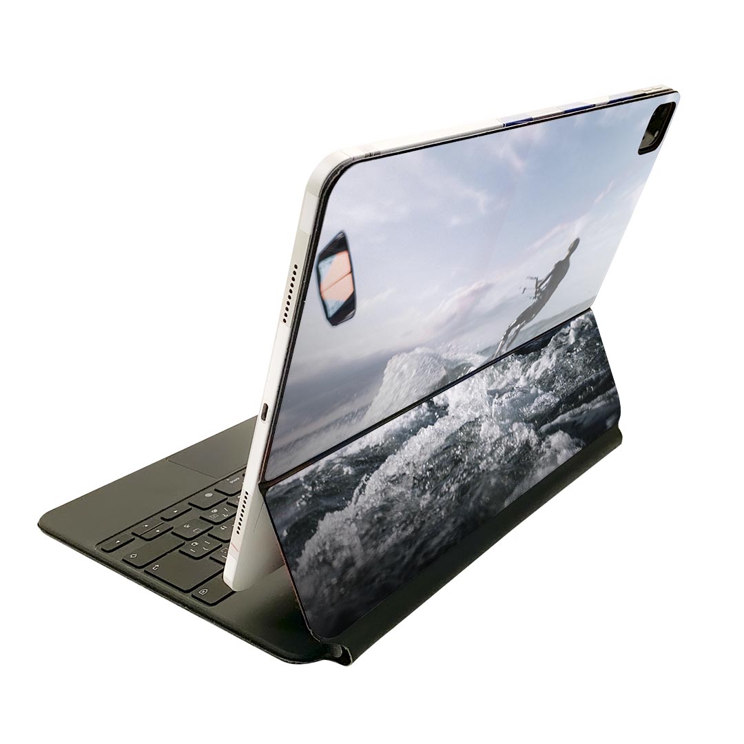 商品特徴・貼るだけでおしゃれに簡単着せ替え、Magic Keyboard 全面デザインスキンシール！・高精細プリントで写真と遜色がない仕上がり！・ちょっとしたすり傷から端末を保護！・「裸で持つ派」の人にはもちろん、お手持ちのクリアケース付け...
