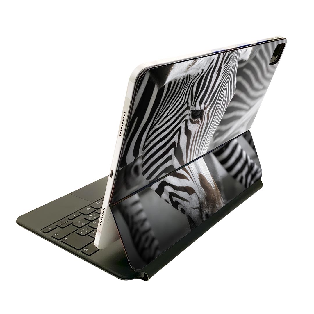 商品特徴・貼るだけでおしゃれに簡単着せ替え、Magic Keyboard 全面デザインスキンシール！・高精細プリントで写真と遜色がない仕上がり！・ちょっとしたすり傷から端末を保護！・「裸で持つ派」の人にはもちろん、お手持ちのクリアケース付け...