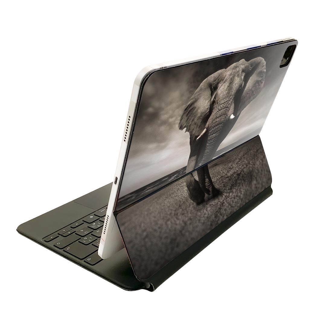 商品特徴・貼るだけでおしゃれに簡単着せ替え、Magic Keyboard 全面デザインスキンシール！・高精細プリントで写真と遜色がない仕上がり！・ちょっとしたすり傷から端末を保護！・「裸で持つ派」の人にはもちろん、お手持ちのクリアケース付け...