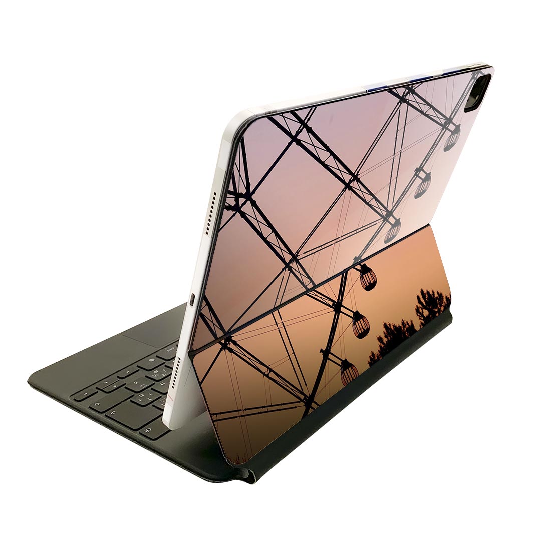 商品特徴・貼るだけでおしゃれに簡単着せ替え、Magic Keyboard 全面デザインスキンシール！・高精細プリントで写真と遜色がない仕上がり！・ちょっとしたすり傷から端末を保護！・「裸で持つ派」の人にはもちろん、お手持ちのクリアケース付け...