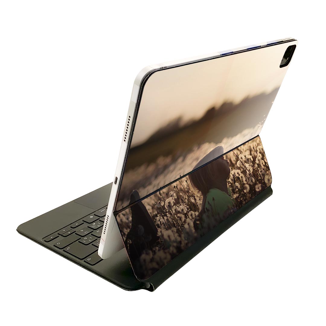 商品特徴・貼るだけでおしゃれに簡単着せ替え、Magic Keyboard 全面デザインスキンシール！・高精細プリントで写真と遜色がない仕上がり！・ちょっとしたすり傷から端末を保護！・「裸で持つ派」の人にはもちろん、お手持ちのクリアケース付け...