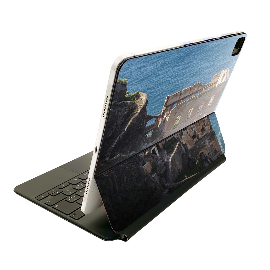 商品特徴・貼るだけでおしゃれに簡単着せ替え、Magic Keyboard 全面デザインスキンシール！・高精細プリントで写真と遜色がない仕上がり！・ちょっとしたすり傷から端末を保護！・「裸で持つ派」の人にはもちろん、お手持ちのクリアケース付け...