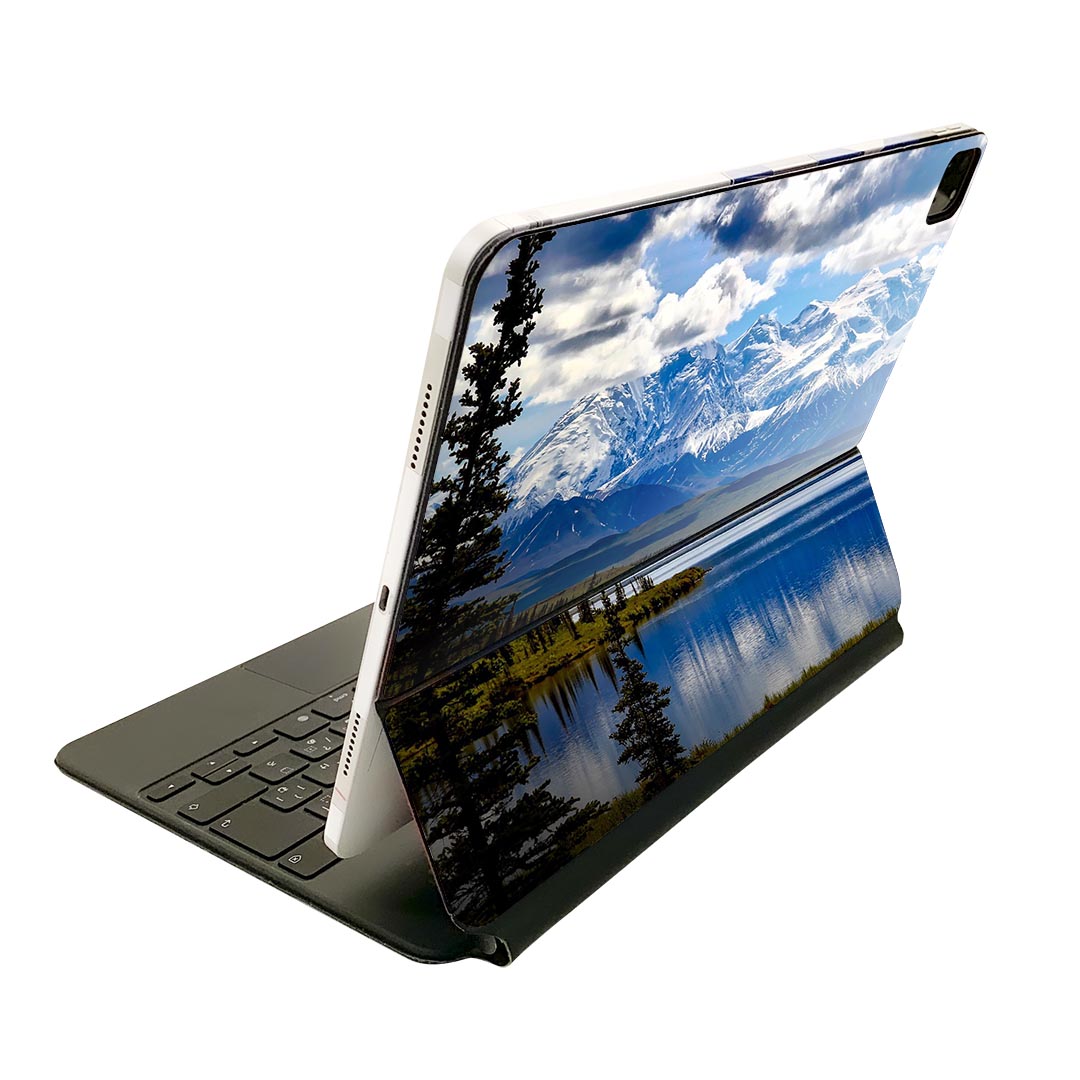 商品特徴・貼るだけでおしゃれに簡単着せ替え、Magic Keyboard 全面デザインスキンシール！・高精細プリントで写真と遜色がない仕上がり！・ちょっとしたすり傷から端末を保護！・「裸で持つ派」の人にはもちろん、お手持ちのクリアケース付け...