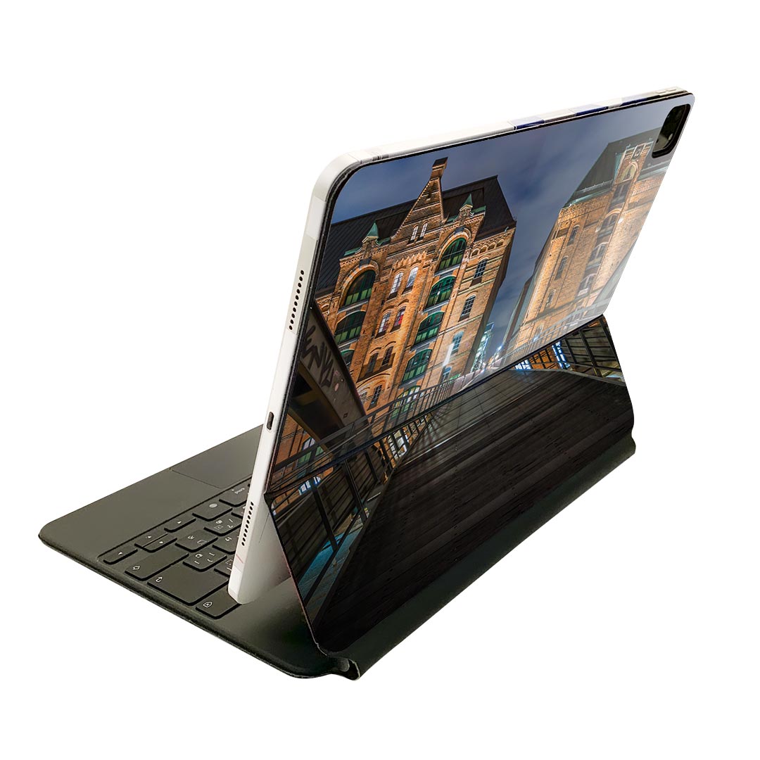 商品特徴・貼るだけでおしゃれに簡単着せ替え、Magic Keyboard 全面デザインスキンシール！・高精細プリントで写真と遜色がない仕上がり！・ちょっとしたすり傷から端末を保護！・「裸で持つ派」の人にはもちろん、お手持ちのクリアケース付け...