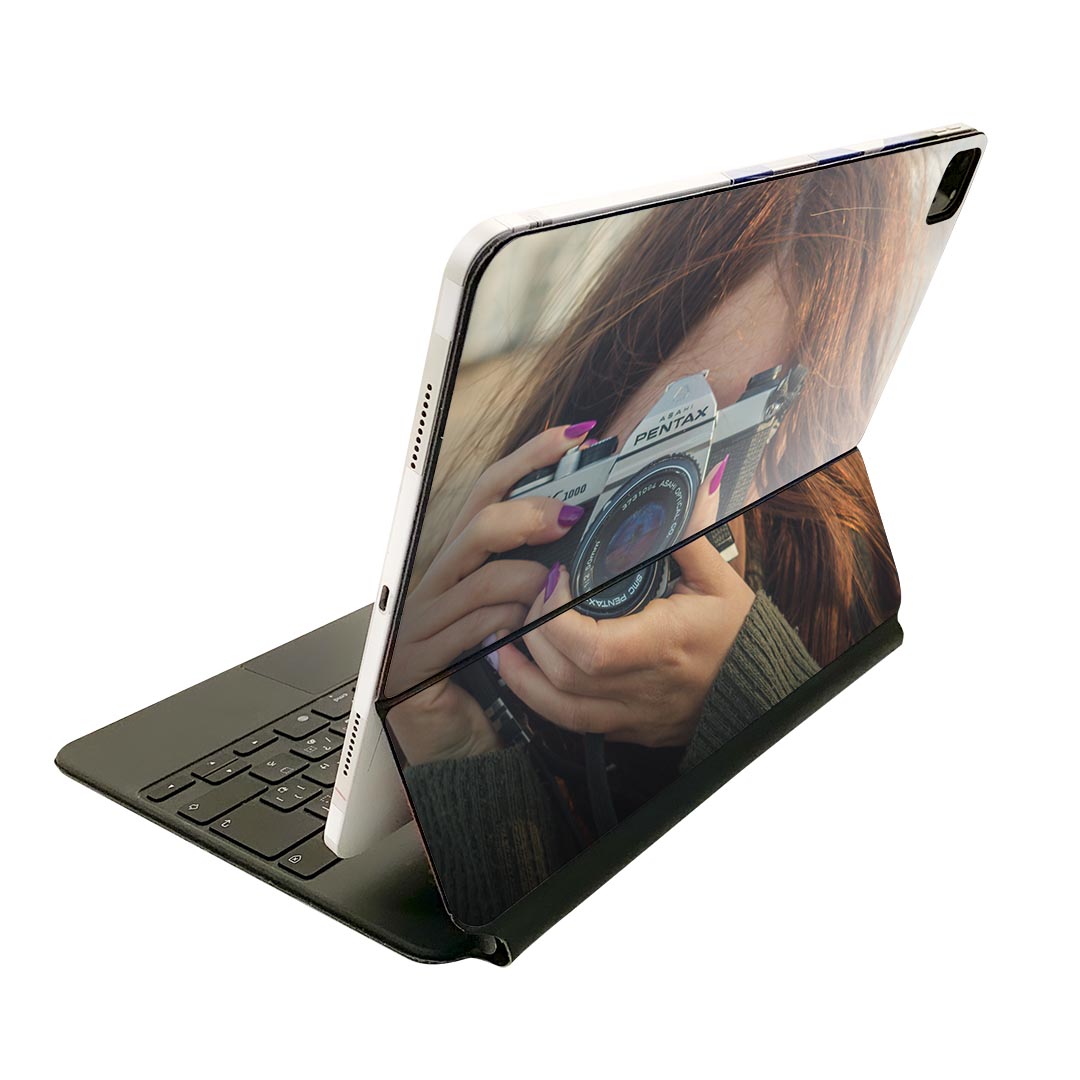 商品特徴・貼るだけでおしゃれに簡単着せ替え、Magic Keyboard 全面デザインスキンシール！・高精細プリントで写真と遜色がない仕上がり！・ちょっとしたすり傷から端末を保護！・「裸で持つ派」の人にはもちろん、お手持ちのクリアケース付け...