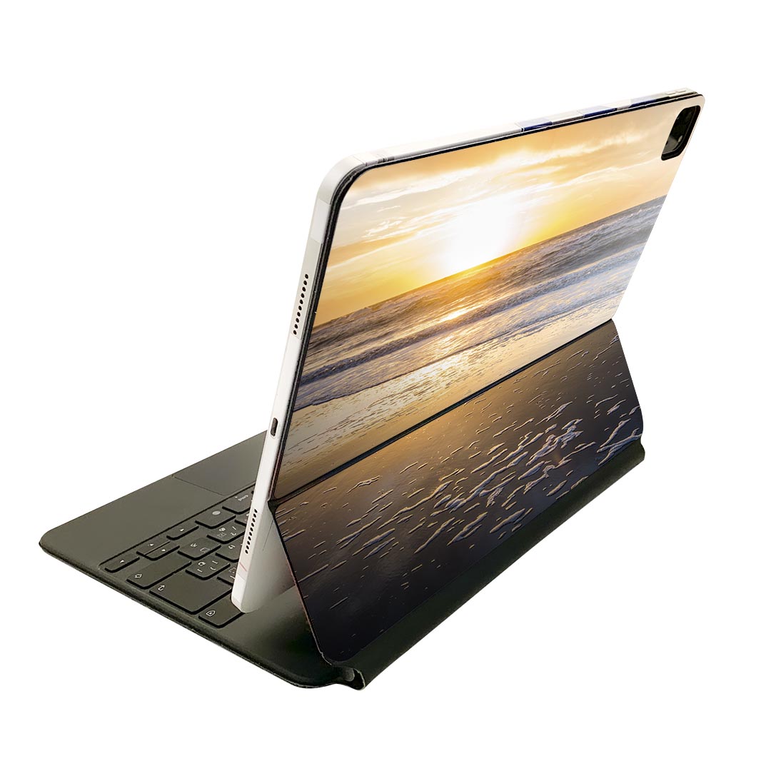 商品特徴・貼るだけでおしゃれに簡単着せ替え、Magic Keyboard 全面デザインスキンシール！・高精細プリントで写真と遜色がない仕上がり！・ちょっとしたすり傷から端末を保護！・「裸で持つ派」の人にはもちろん、お手持ちのクリアケース付け...