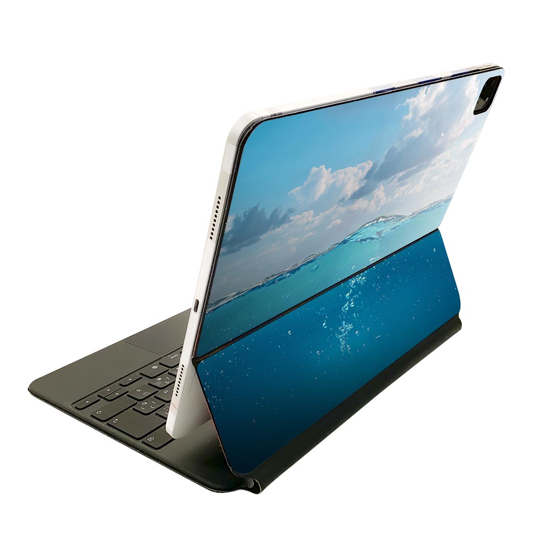 商品特徴・貼るだけでおしゃれに簡単着せ替え、Magic Keyboard 全面デザインスキンシール！・高精細プリントで写真と遜色がない仕上がり！・ちょっとしたすり傷から端末を保護！・「裸で持つ派」の人にはもちろん、お手持ちのクリアケース付け...