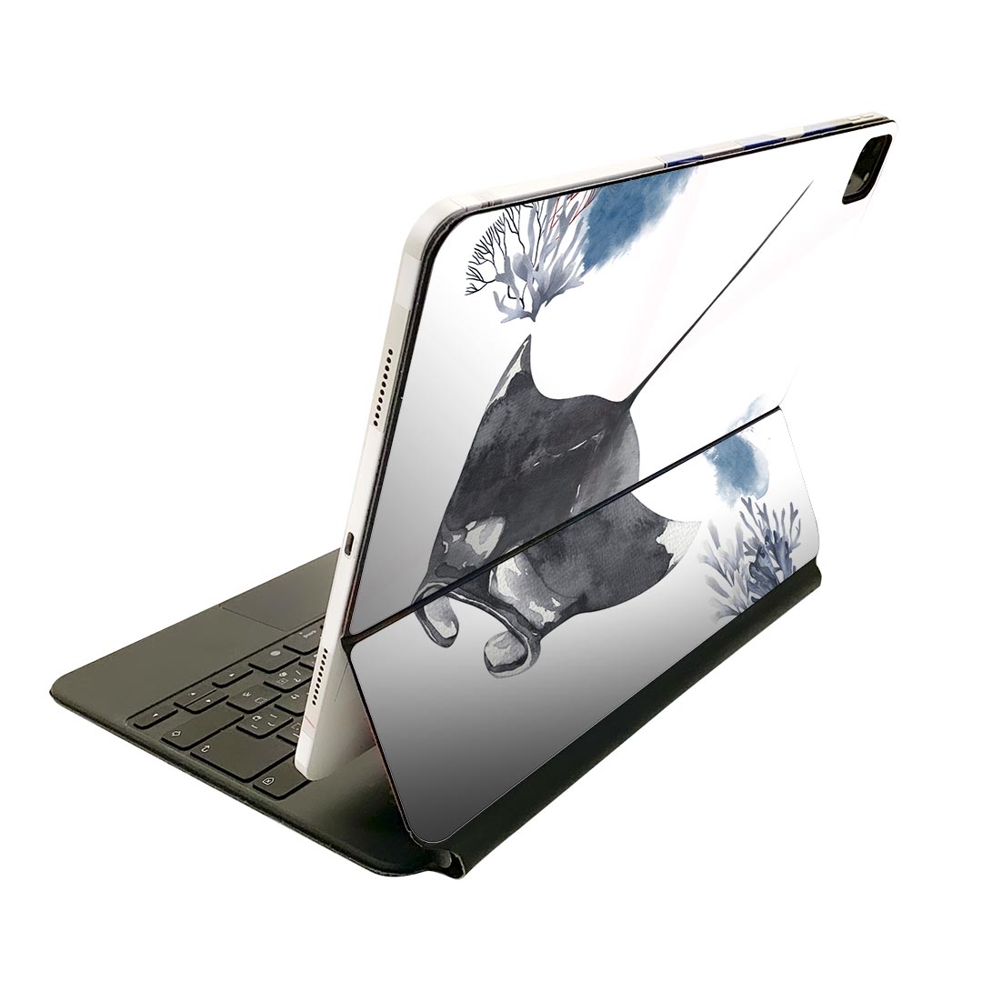 商品特徴・貼るだけでおしゃれに簡単着せ替え、Magic Keyboard 全面デザインスキンシール！・高精細プリントで写真と遜色がない仕上がり！・ちょっとしたすり傷から端末を保護！・「裸で持つ派」の人にはもちろん、お手持ちのクリアケース付け...