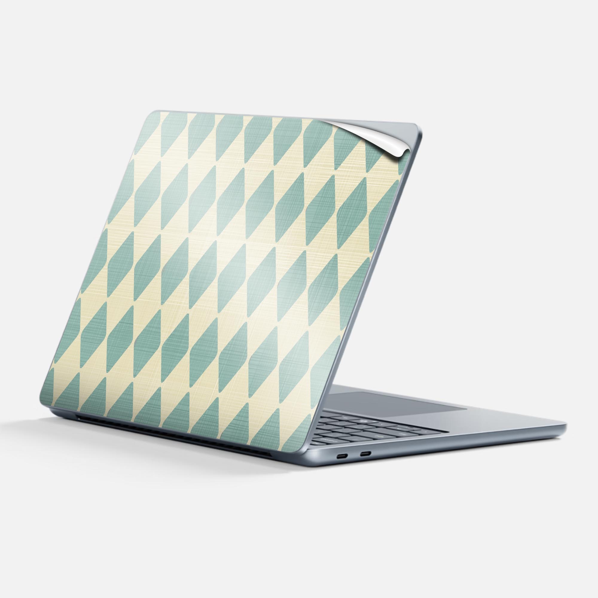 商品特徴・貼るだけでかんたん着せ替え、Surfac Laptop(第7世代) 13インチ 共通対応デザインスキンシール・高精細プリントで写真と遜色のない仕上がり！半光沢シートでしっとりツヤのある表現力・ちょっとしたすり傷からSurface本...