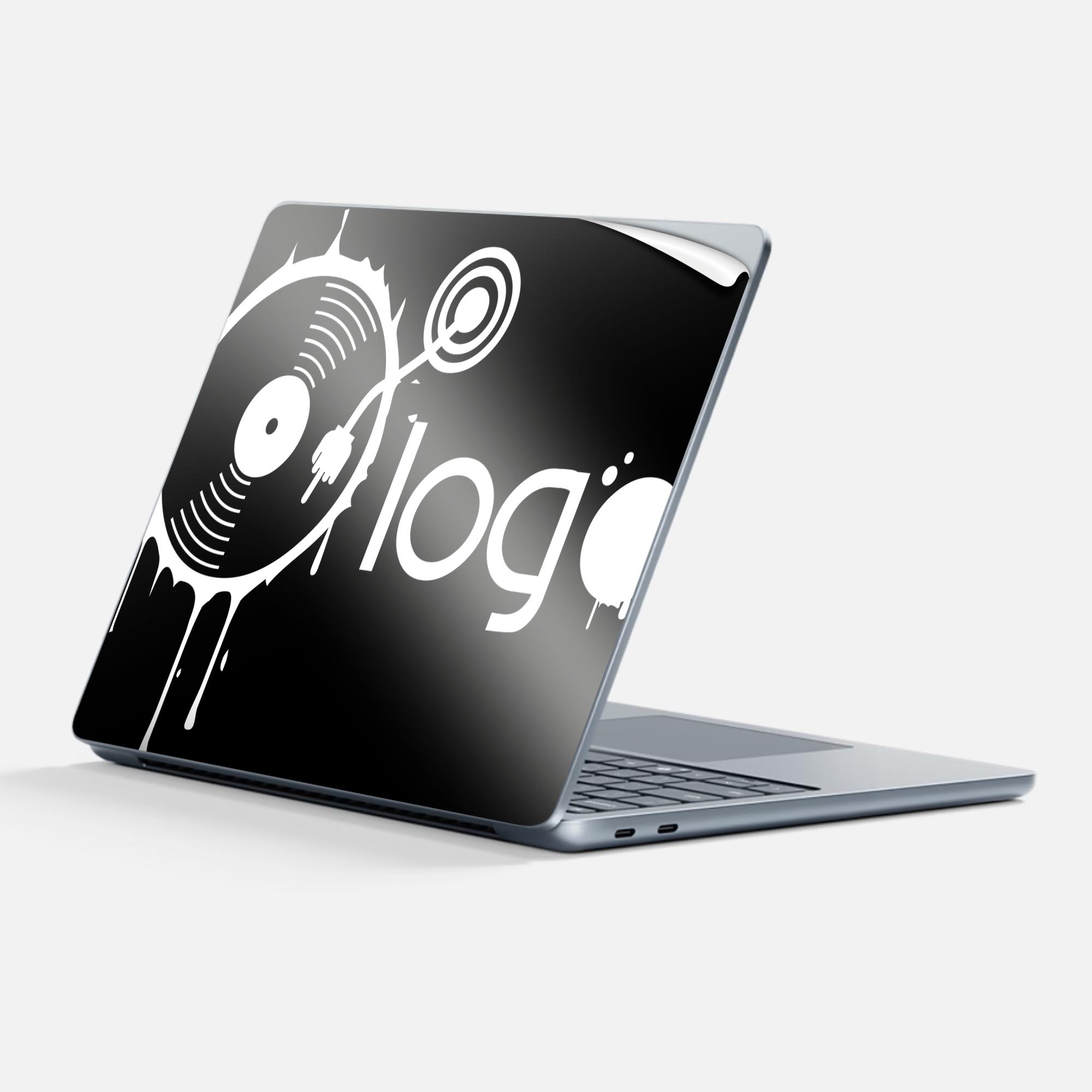 商品特徴・貼るだけでかんたん着せ替え、Surfac Laptop(第7世代) 13インチ 共通対応デザインスキンシール・高精細プリントで写真と遜色のない仕上がり！半光沢シートでしっとりツヤのある表現力・ちょっとしたすり傷からSurface本...