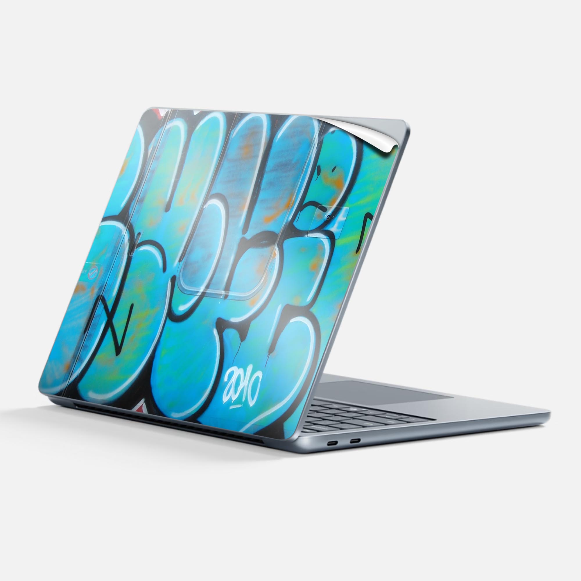商品特徴・貼るだけでかんたん着せ替え、Surfac Laptop(第7世代) 13インチ 共通対応デザインスキンシール・高精細プリントで写真と遜色のない仕上がり！半光沢シートでしっとりツヤのある表現力・ちょっとしたすり傷からSurface本...