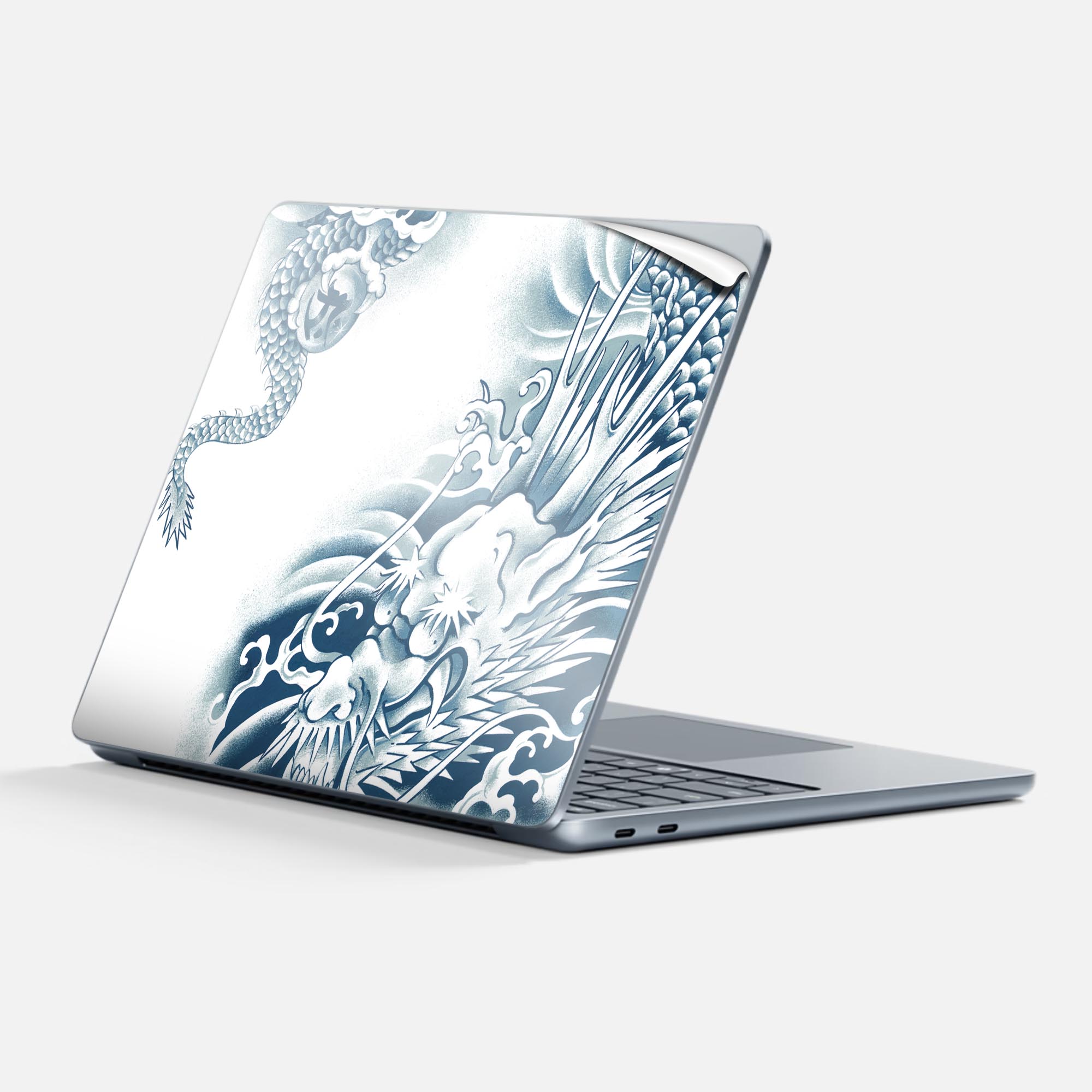 商品特徴・貼るだけでかんたん着せ替え、Surfac Laptop(第7世代) 13インチ 共通対応デザインスキンシール・高精細プリントで写真と遜色のない仕上がり！半光沢シートでしっとりツヤのある表現力・ちょっとしたすり傷からSurface本...