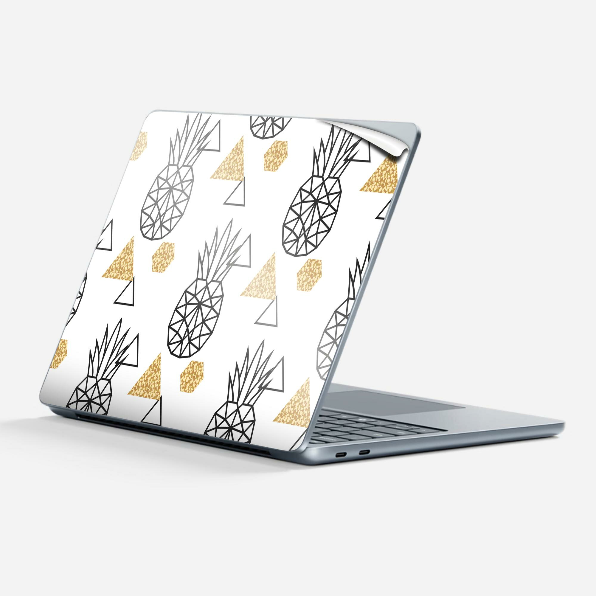商品特徴・貼るだけでかんたん着せ替え、Surfac Laptop(第7世代) 13インチ 共通対応デザインスキンシール・高精細プリントで写真と遜色のない仕上がり！半光沢シートでしっとりツヤのある表現力・ちょっとしたすり傷からSurface本...